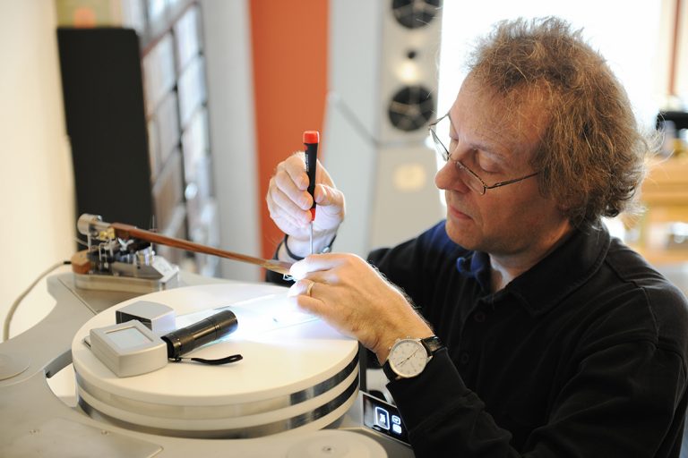 Deep Impressions: The Wave Kinetics NVS Turntable, Durand Telos 12 ...