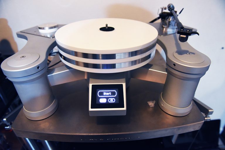 Deep Impressions: The Wave Kinetics NVS Turntable, Durand Telos 12 ...