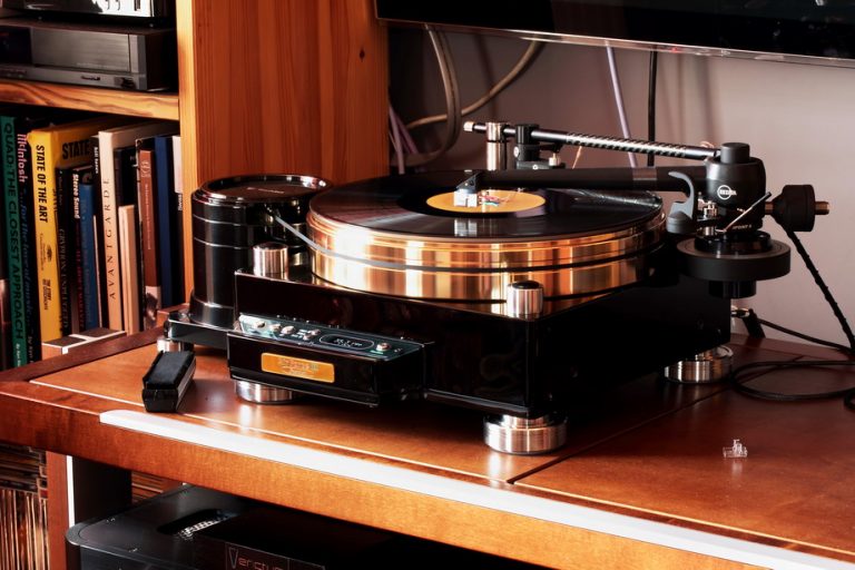 TechDAS Air Force III Premium Turntable - Positive Feedback