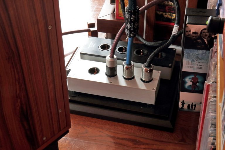 Acoustic Revive RTP-4EU Absolute AC Power Strip - Positive Feedback