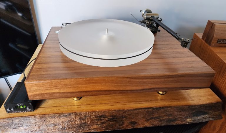 SOTA Quasar Turntable - Positive Feedback