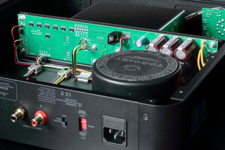 Fezz Audio Equinox EVO DAC Fezz Audio Equinox EVO DAC - Positive Feedback