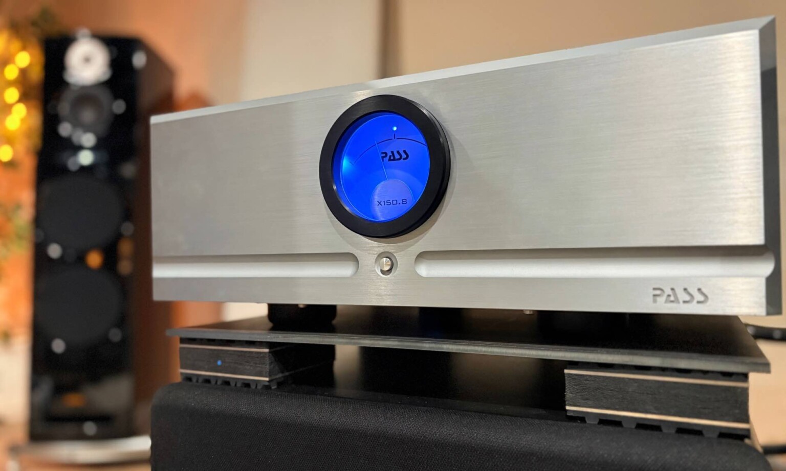 Pass Labs X150.8 Stereo Amplifier - Positive Feedback